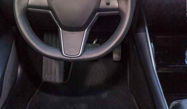 特斯拉踏板模式怎么设置-有驾