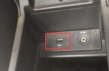 哈弗h6u盘接口在哪里-有驾