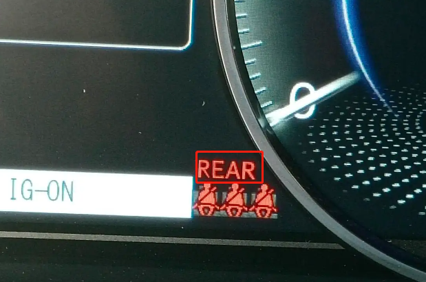 仪表盘出现rear是什么意思车上的-有驾